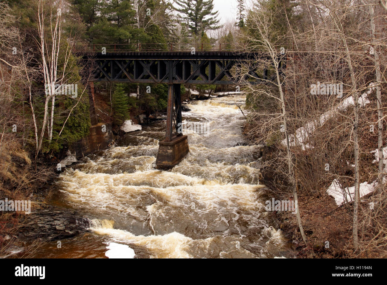 Rustic Steel Railroad Bridge Stock Photo - Alamy