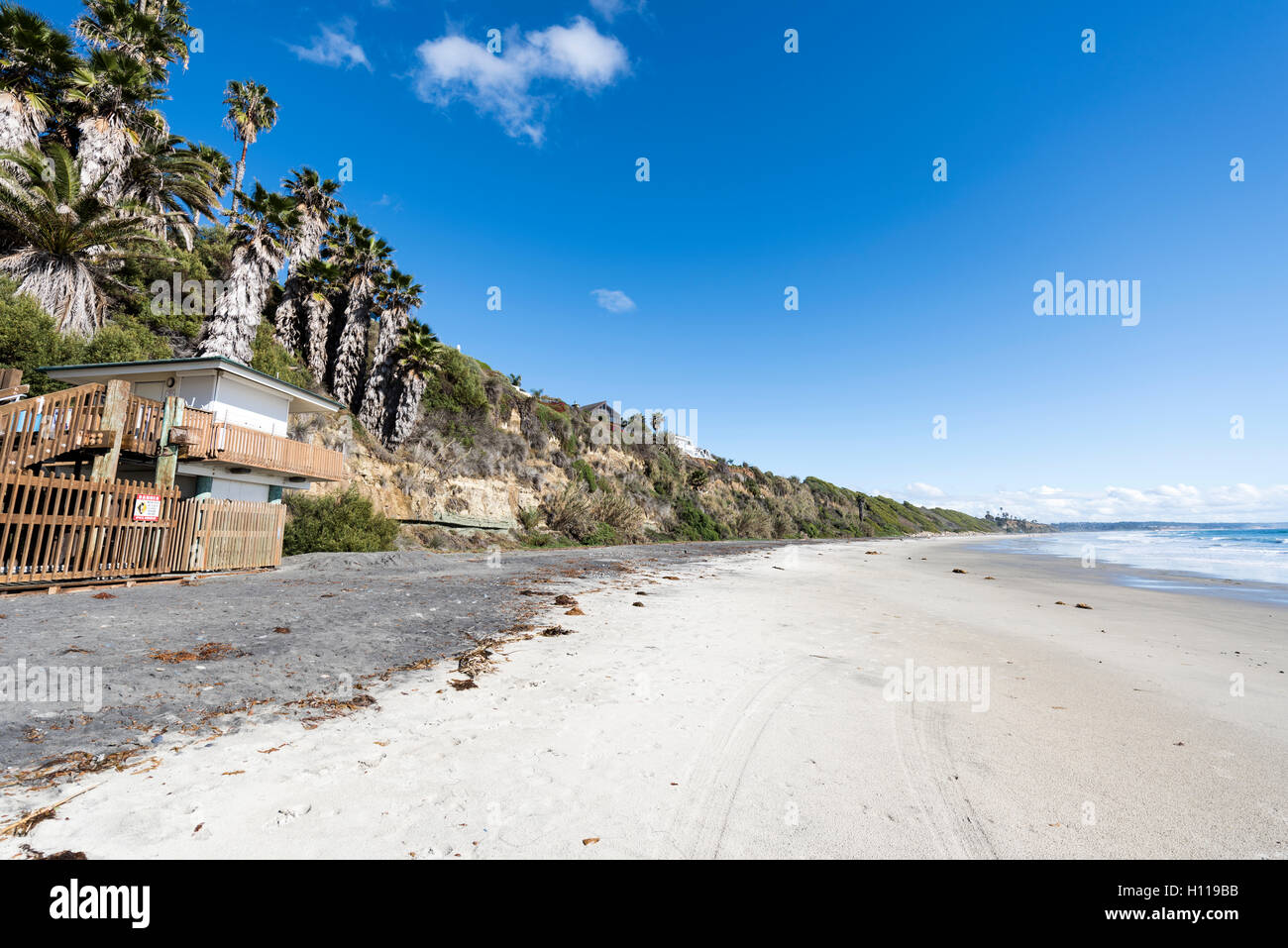 California house beach erosion hi-res stock photography and images - Alamy