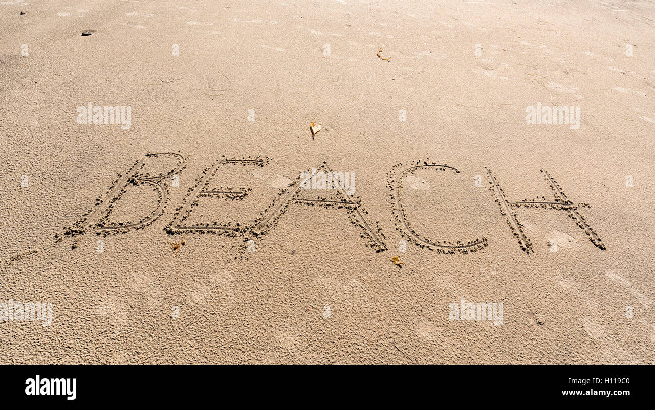 Sand beach writing message hi-res stock photography and images - Alamy