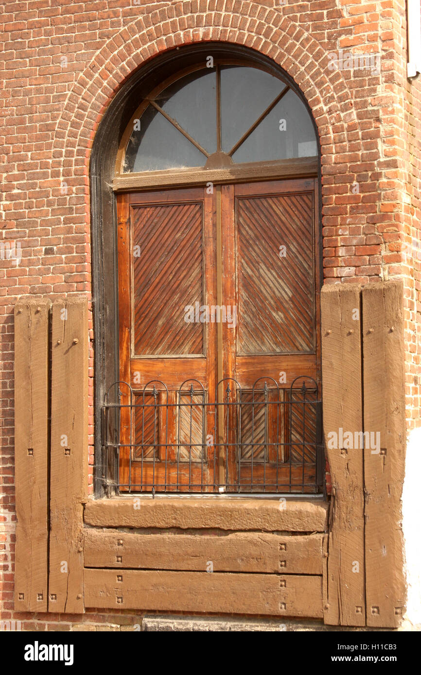 Brick design door historic building hi-res stock photography and images ...