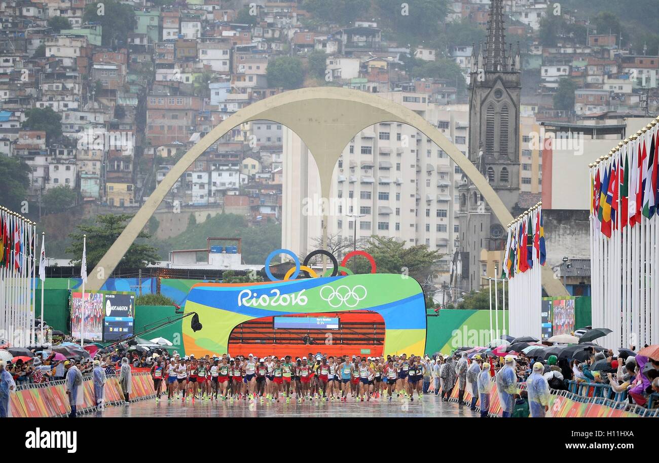 Athletes compete during the men's marathon at the 2016 Rio Olympic ...