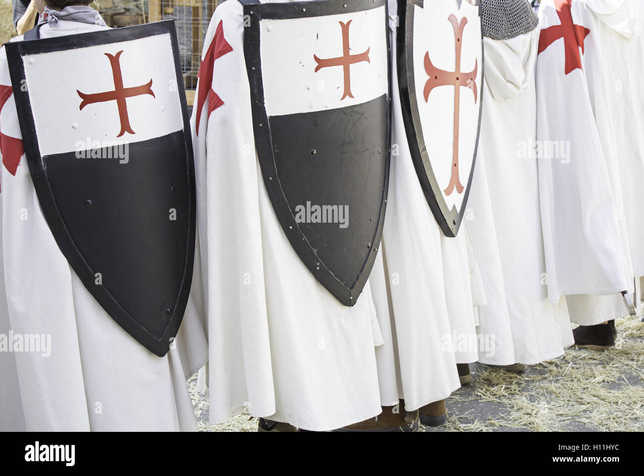 Knights templar shield hi-res stock photography and images - Alamy