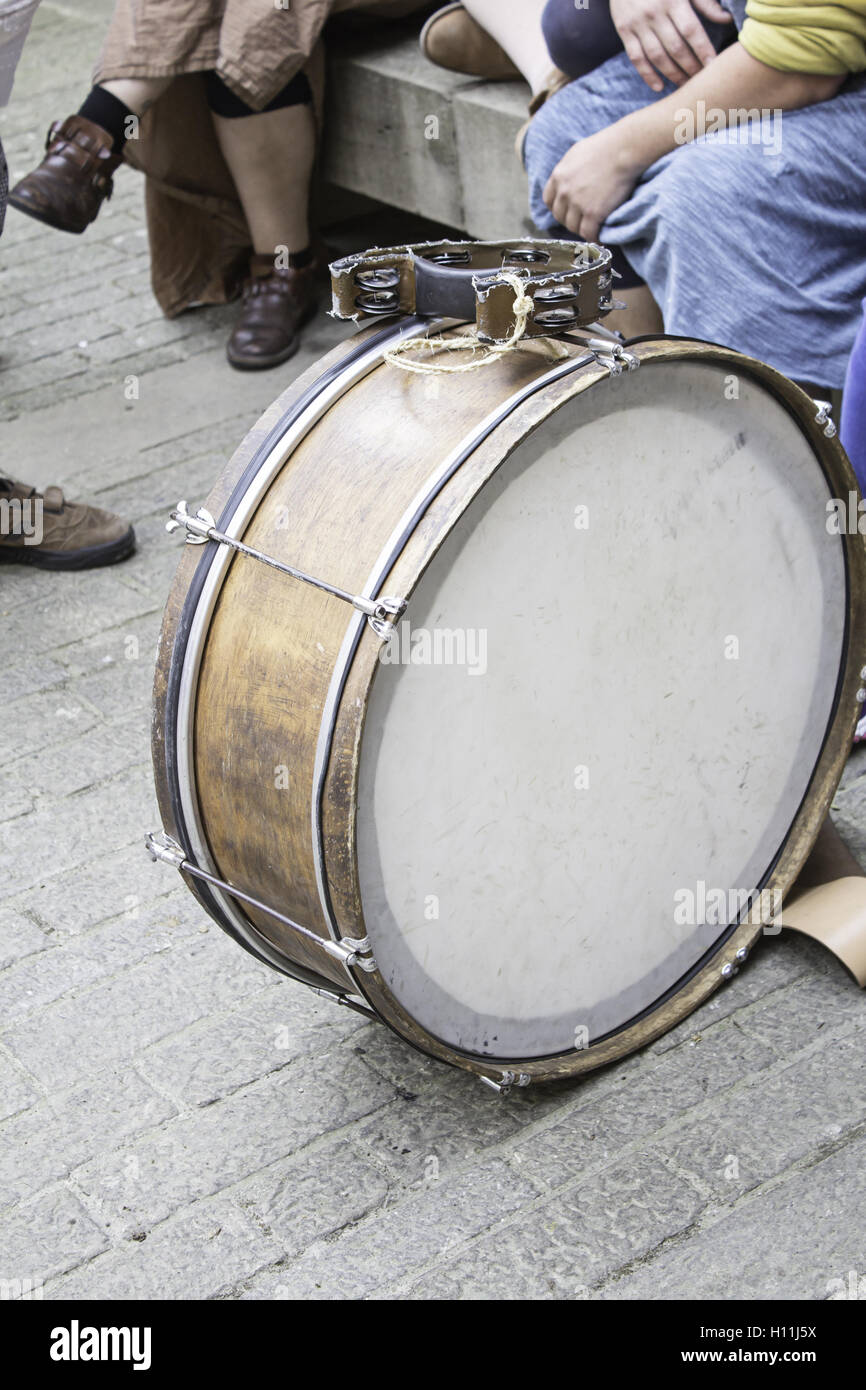 Urban musical instruments hi-res stock photography and images - Alamy