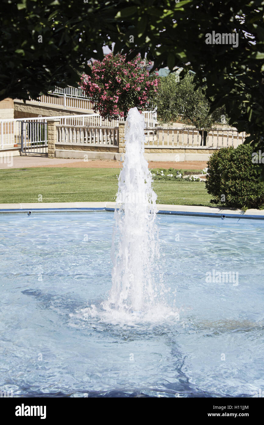 Water flowing in fountain texture hi-res stock photography and images ...
