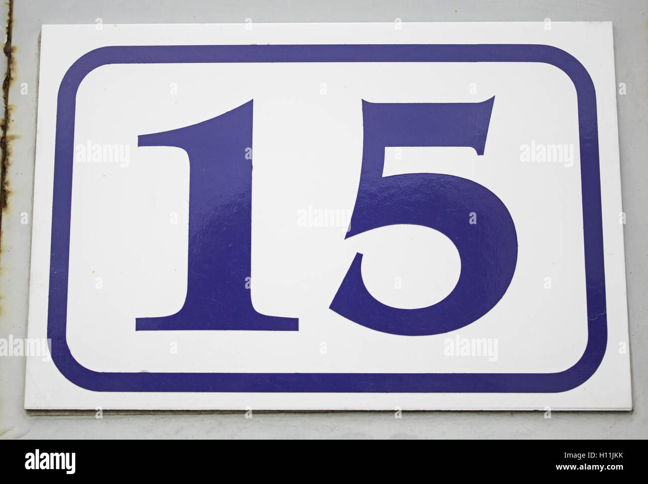 Number fifteen urban building construction Stock Photo - Alamy