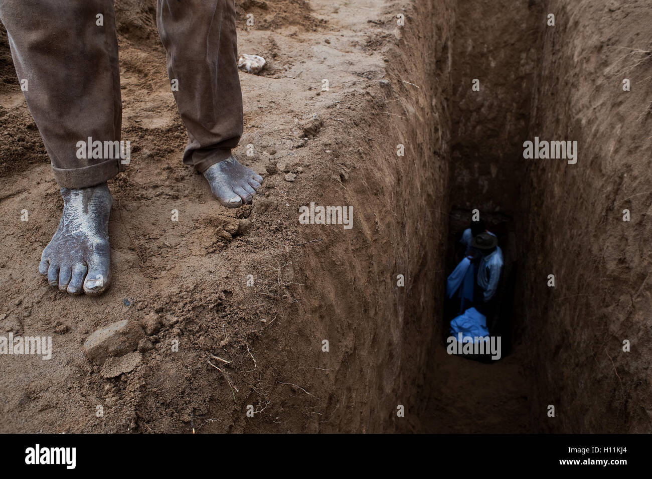 Death tradition madagascar hi-res stock photography and images - Alamy