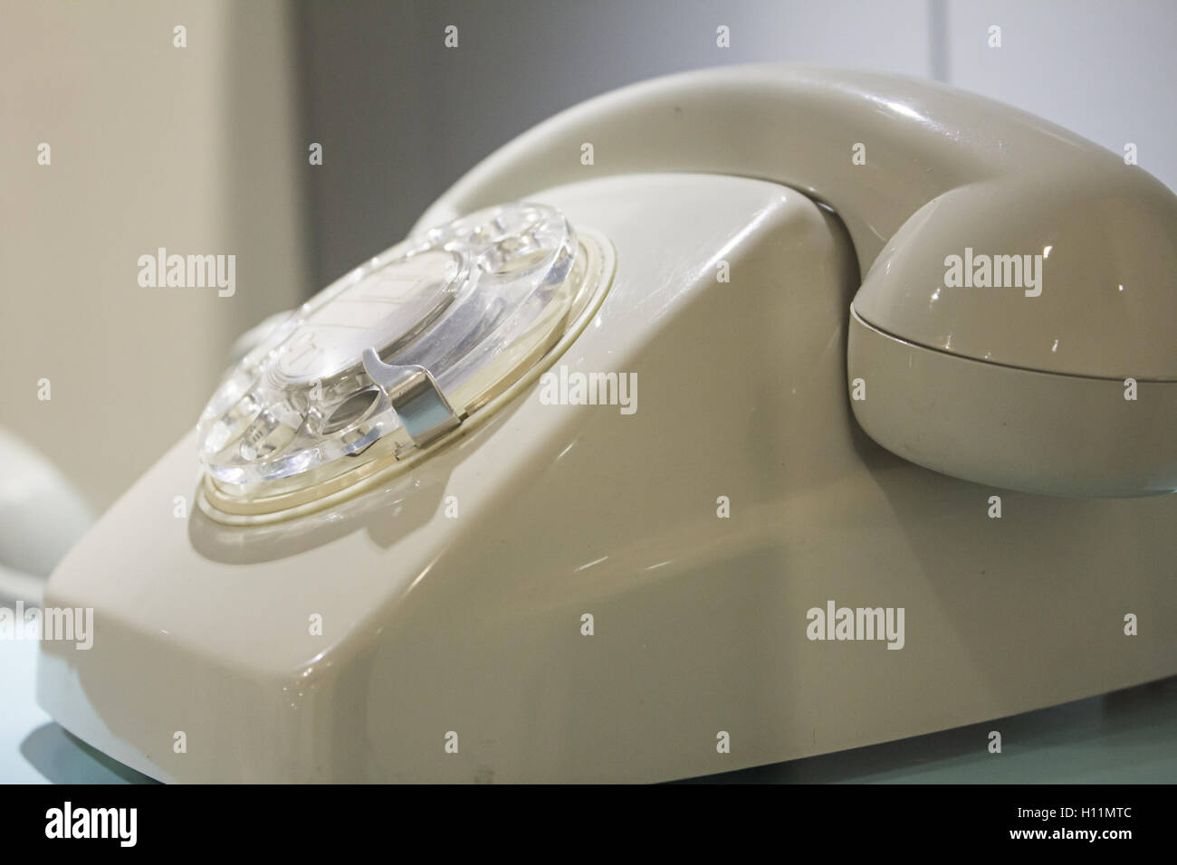 Ringing home phone hi-res stock photography and images - Alamy