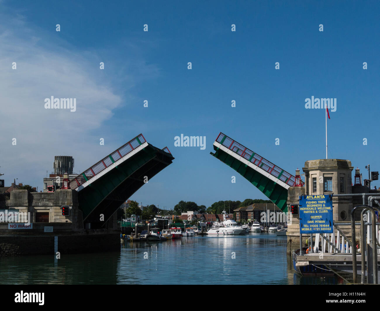 Town swing bridge linking ports of Weymouth and Melcombe Regis opens ...