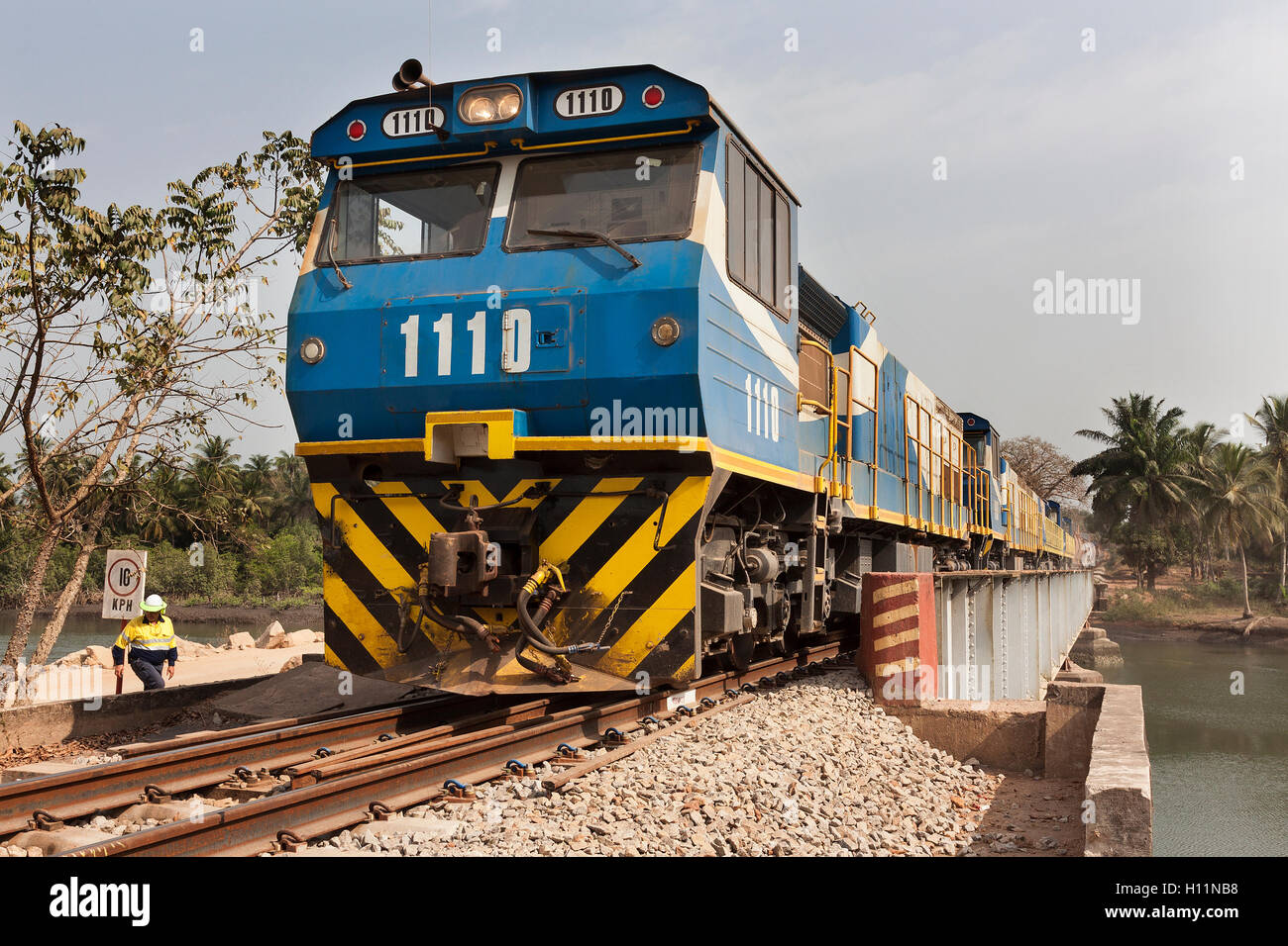 Train drivers cab view railway hi-res stock photography and images - Alamy