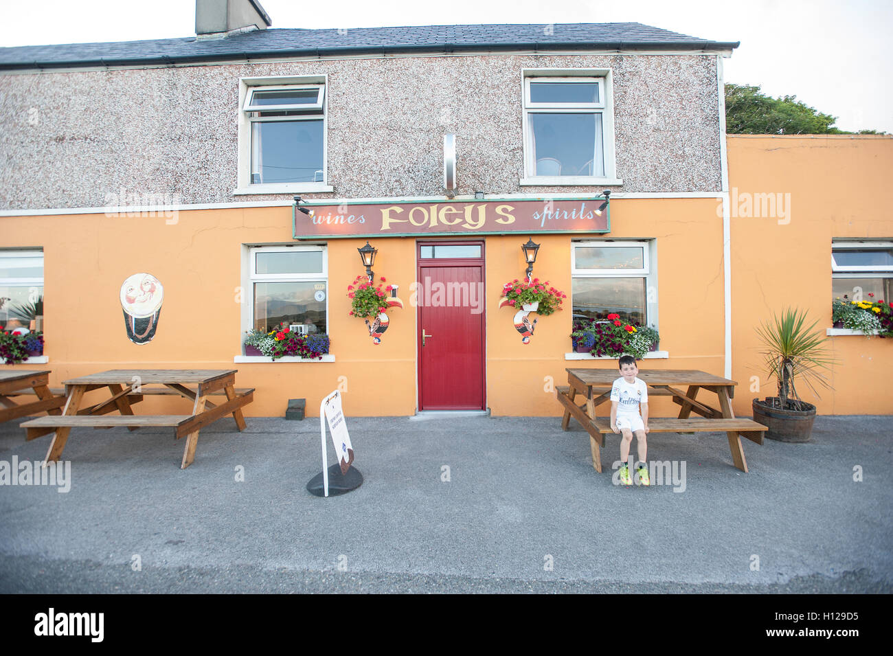 Foley's Pub. Inch. Co. Kerry. EIRE Stock Photo - Alamy