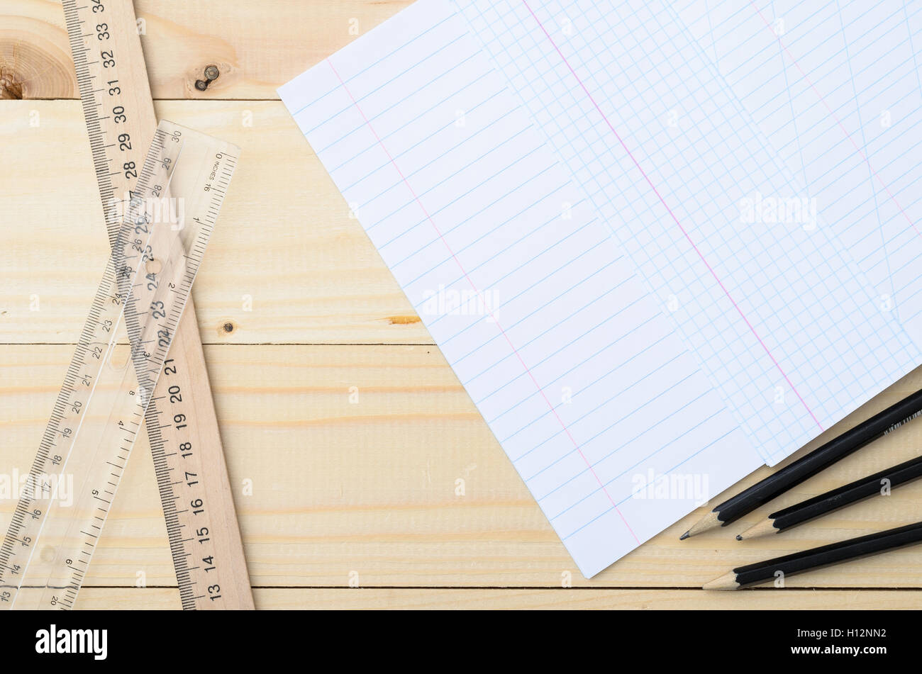 Ruler paper clip hi-res stock photography and images - Alamy