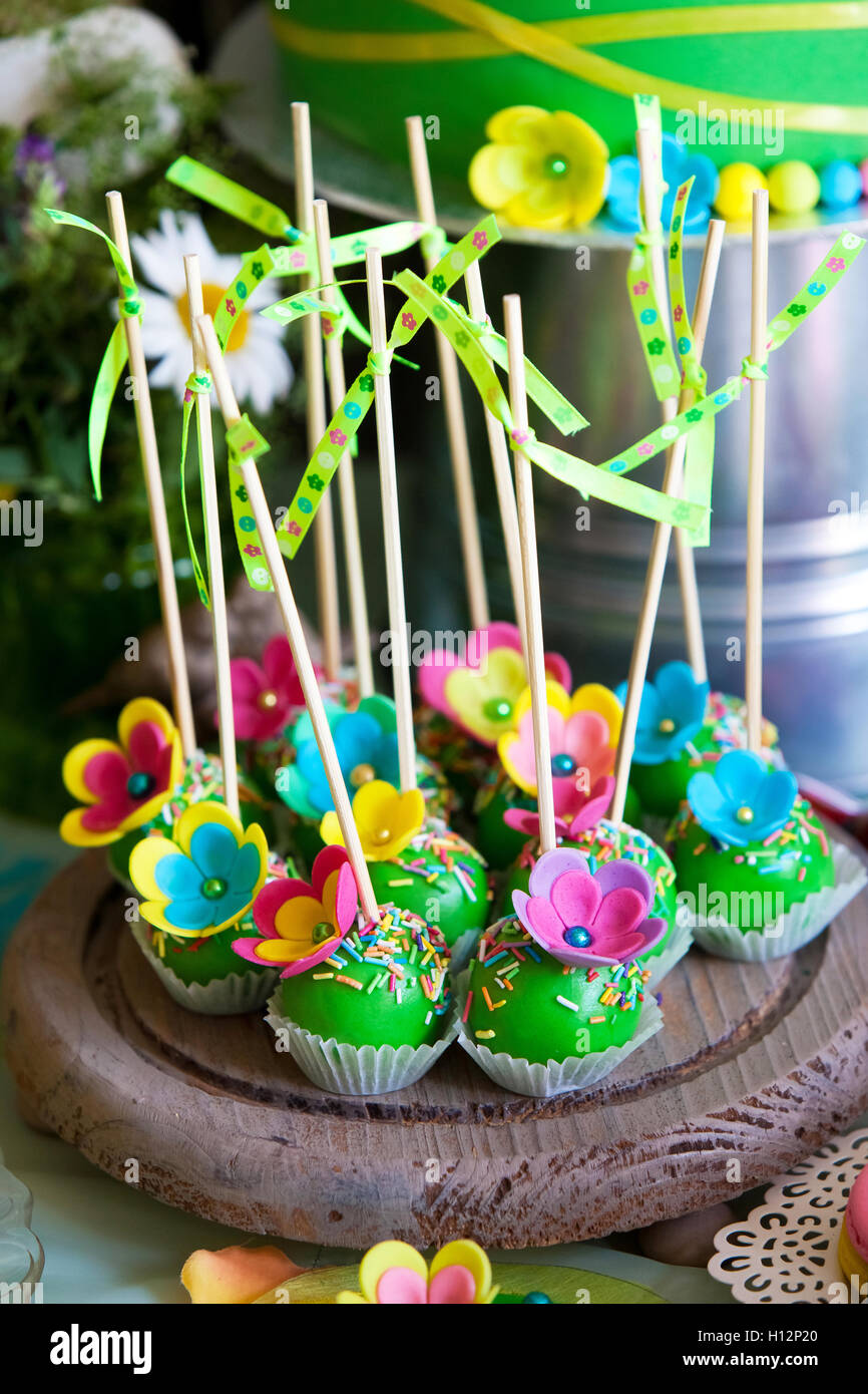 Vivid pops of green hi-res stock photography and images - Alamy