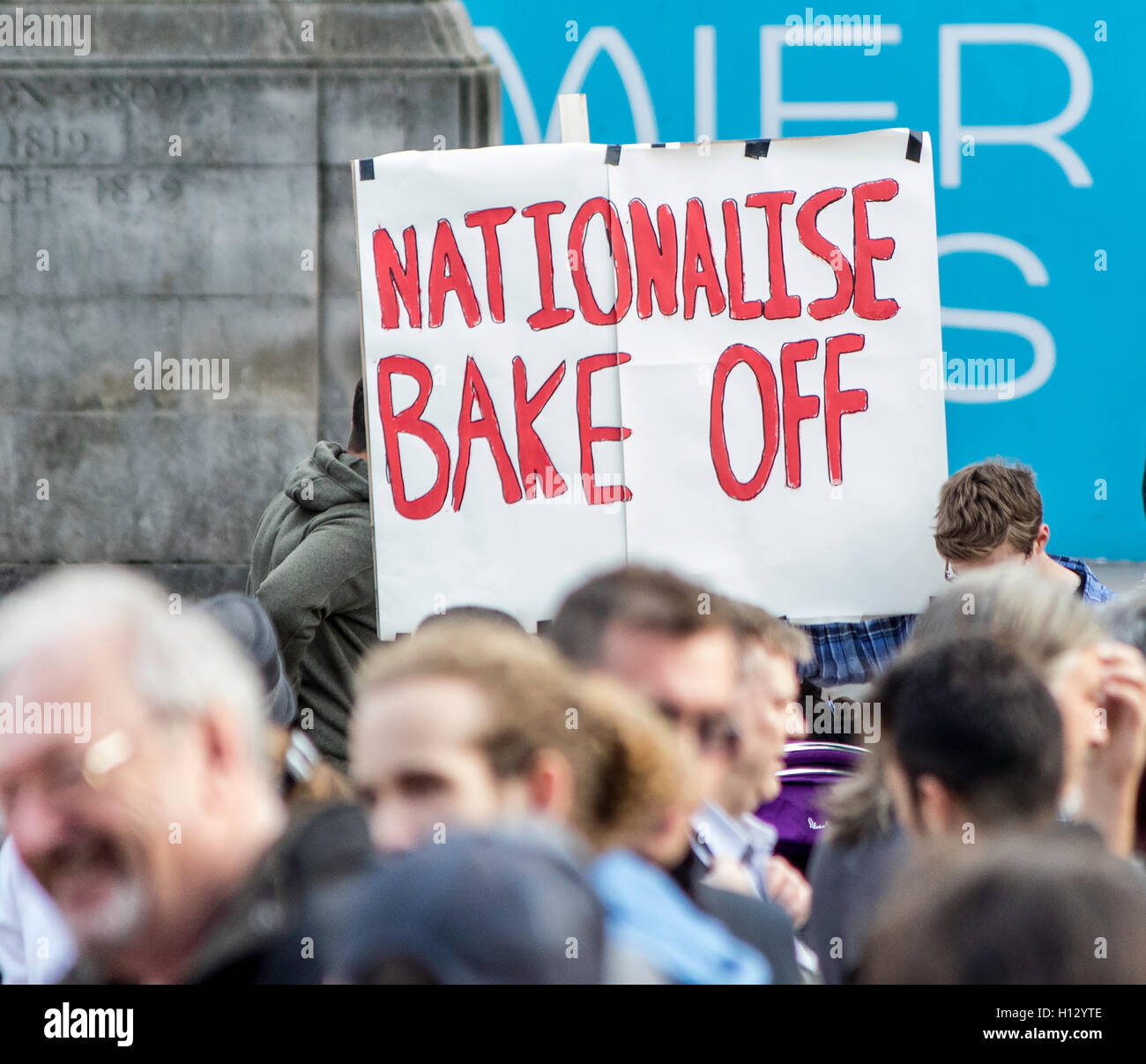 Bake off hi-res stock photography and images - Alamy