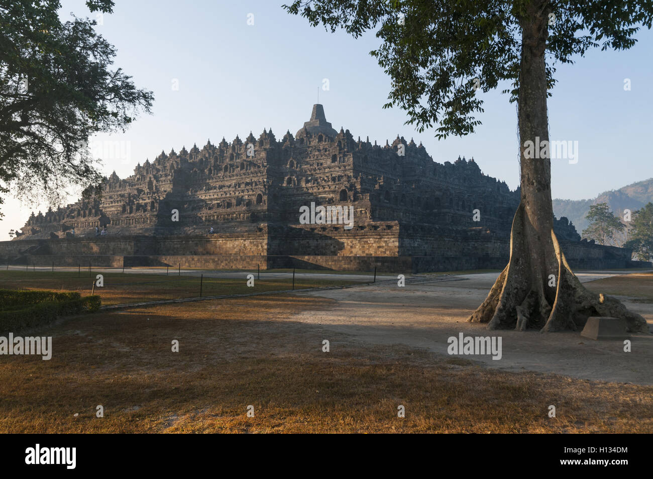 Sailendra dynasty hi-res stock photography and images - Alamy