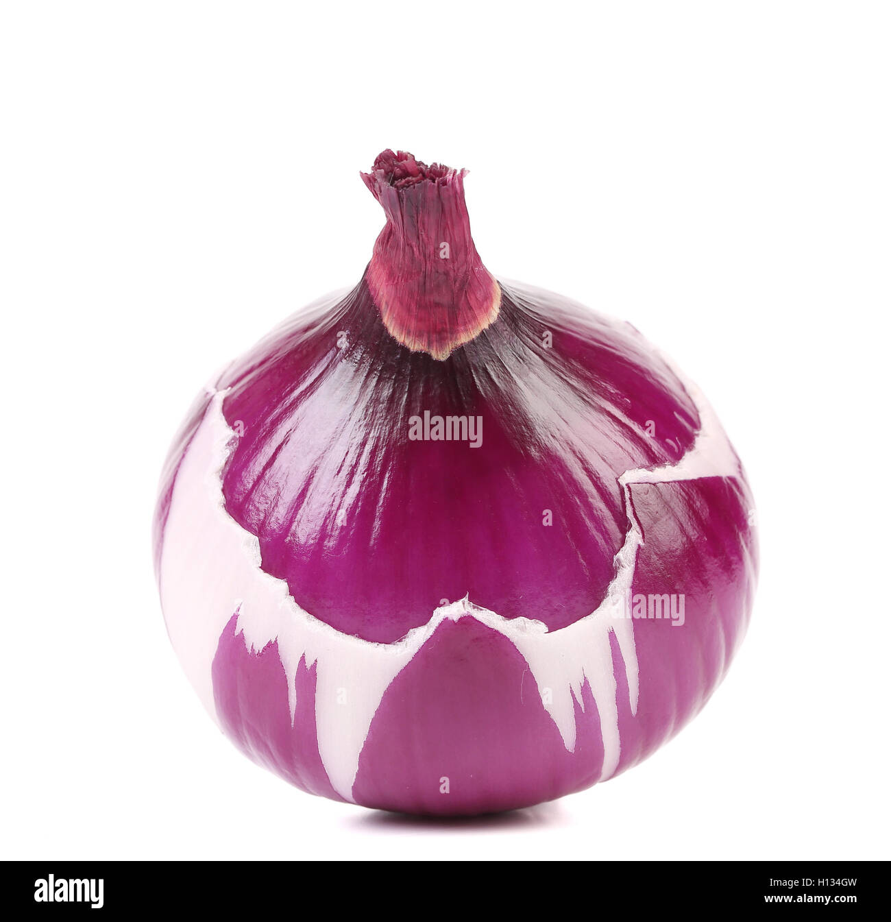 Peeled red onion bulb Stock Photo - Alamy