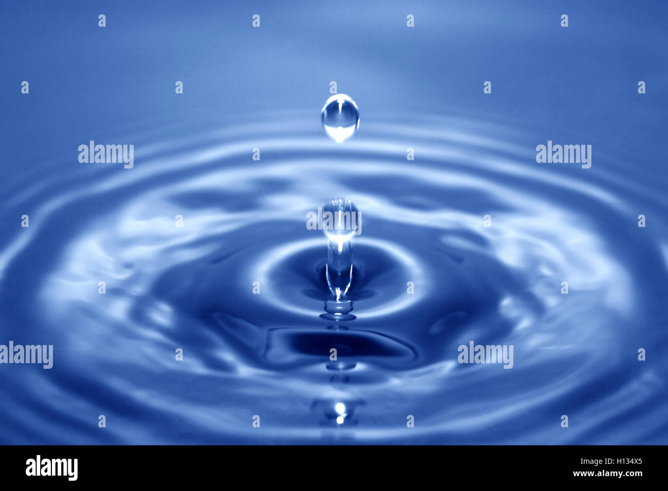 Water drop hi-res stock photography and images - Alamy