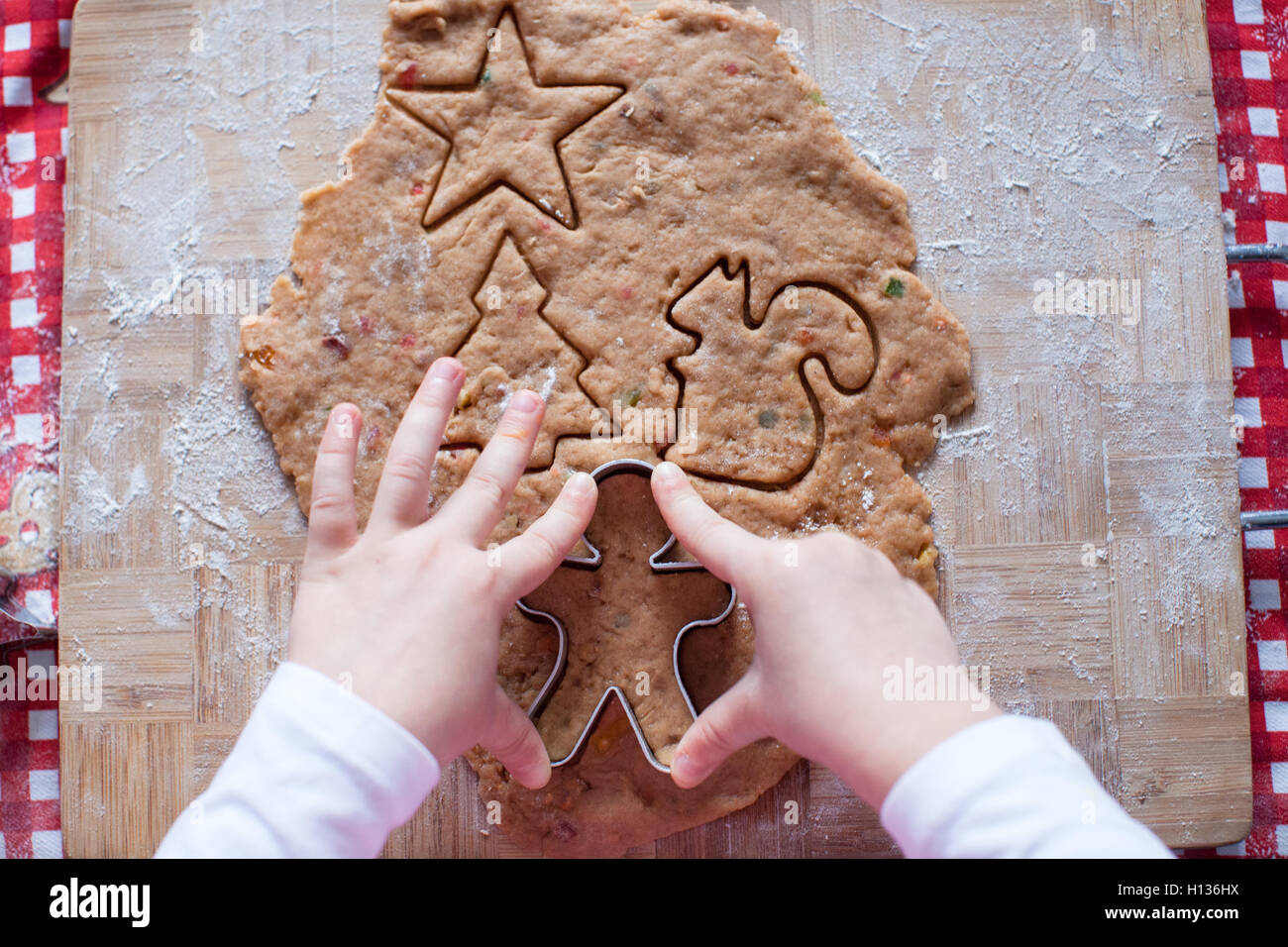 Messy hands from baking hi-res stock photography and images - Alamy