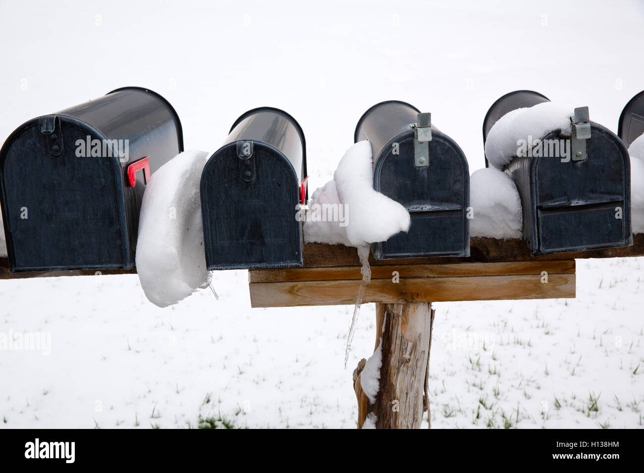 Frozen mailboxes hi-res stock photography and images - Alamy