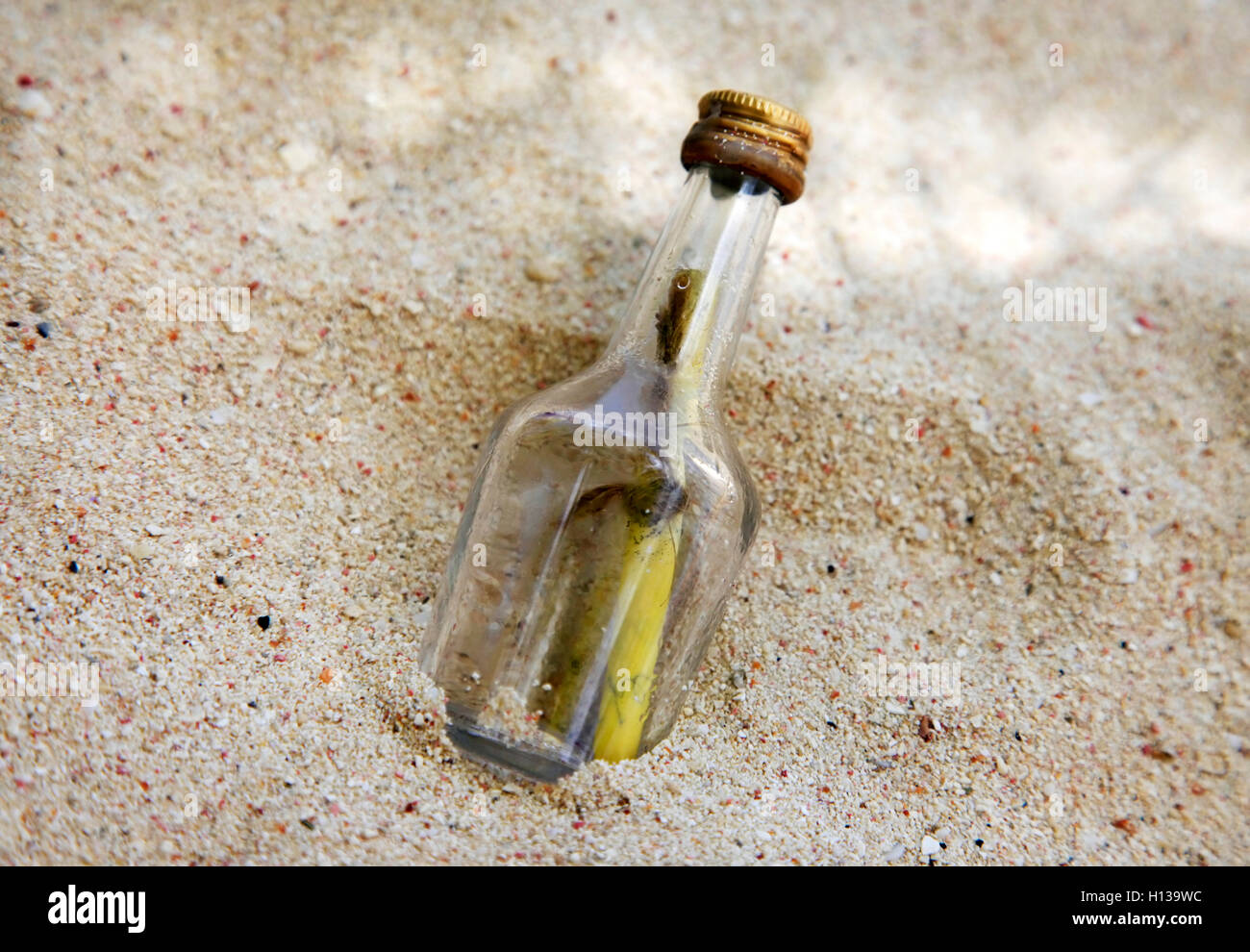 Message in a bottle Stock Photo - Alamy