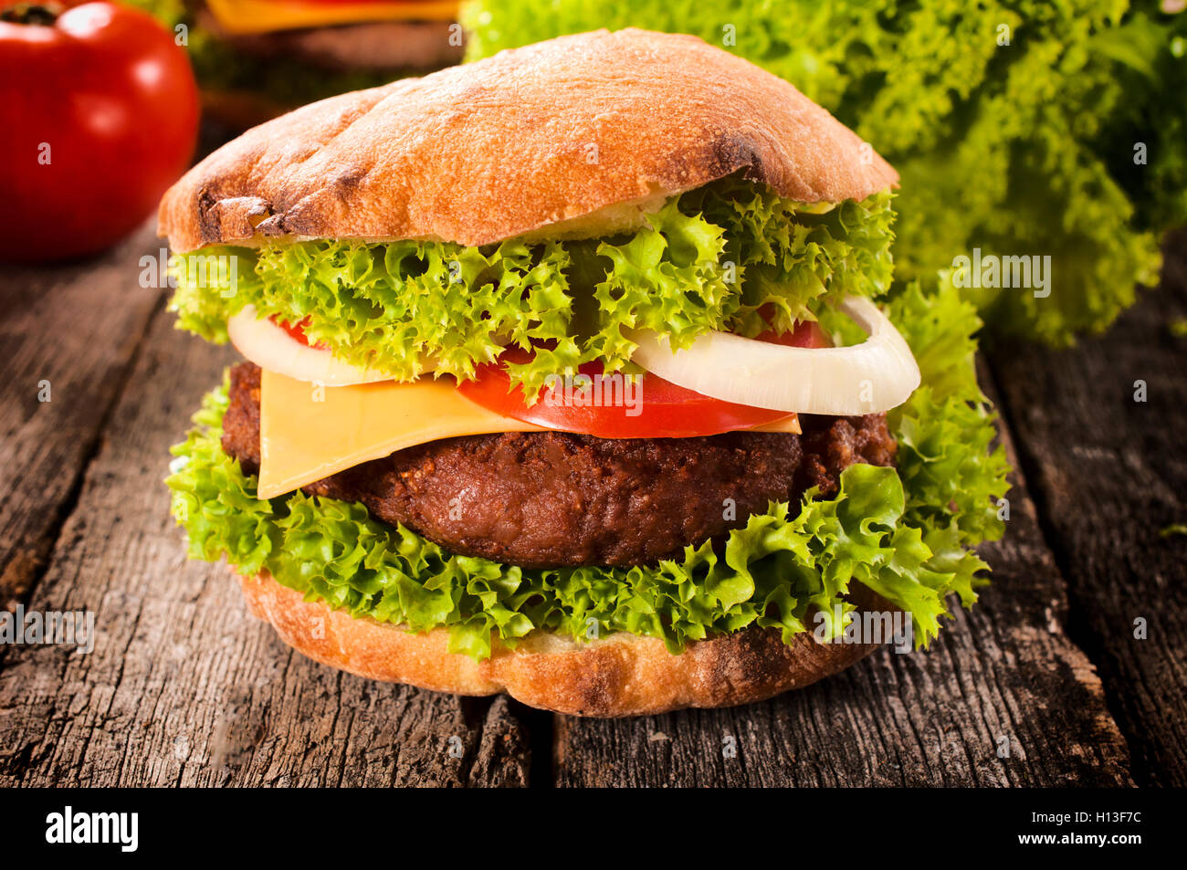 Single cheeseburger hi-res stock photography and images - Alamy