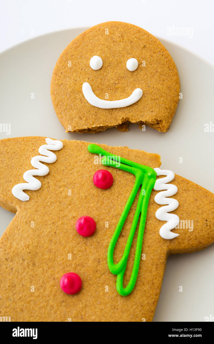 Cracked Gingerbread cookie Stock Photo - Alamy