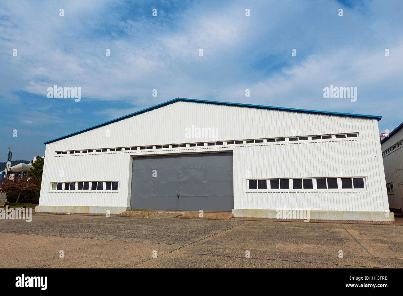 Industrial warehouse empty storage facility hi-res stock photography ...