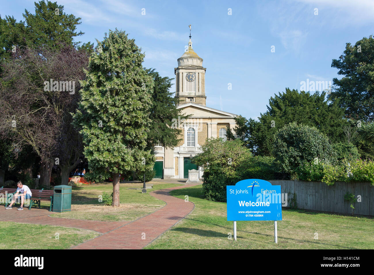 United church of egham hi-res stock photography and images - Alamy