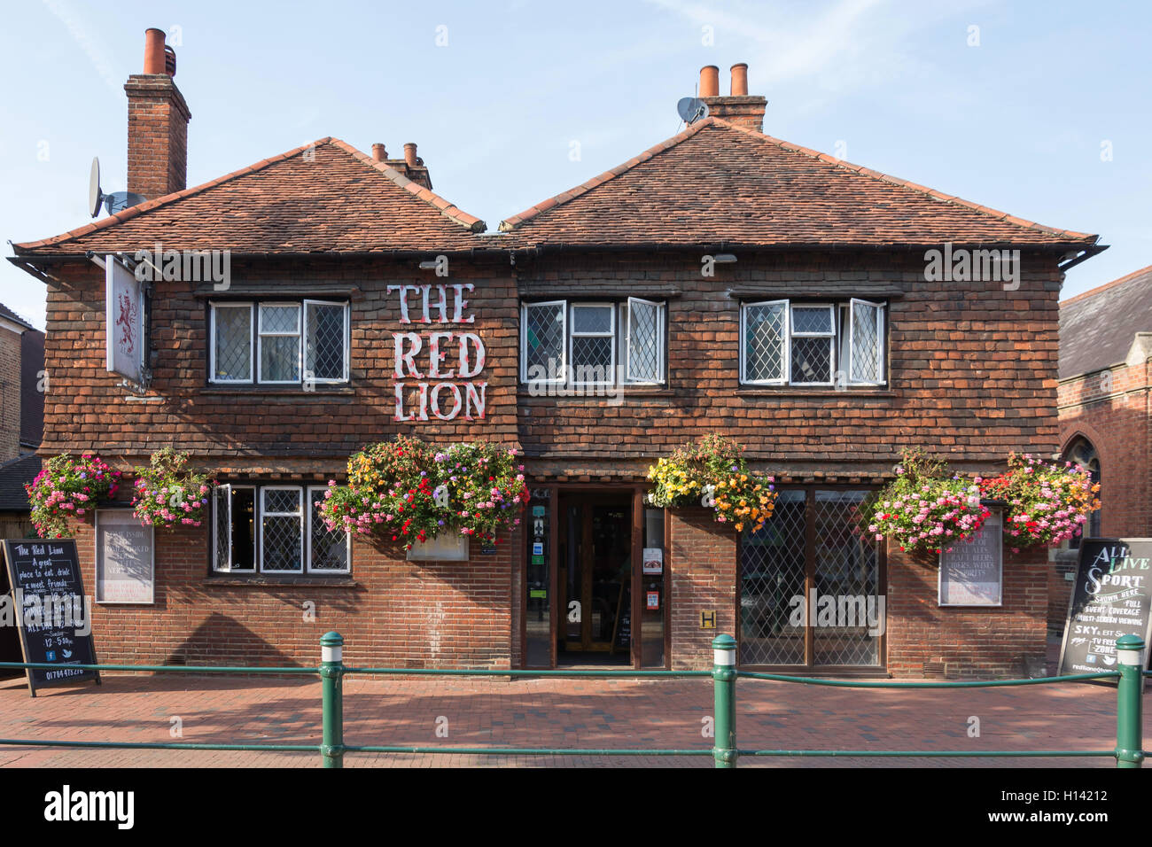 The Red Lion Pub, High Street, Egham, Surrey, England, United Kingdom ...