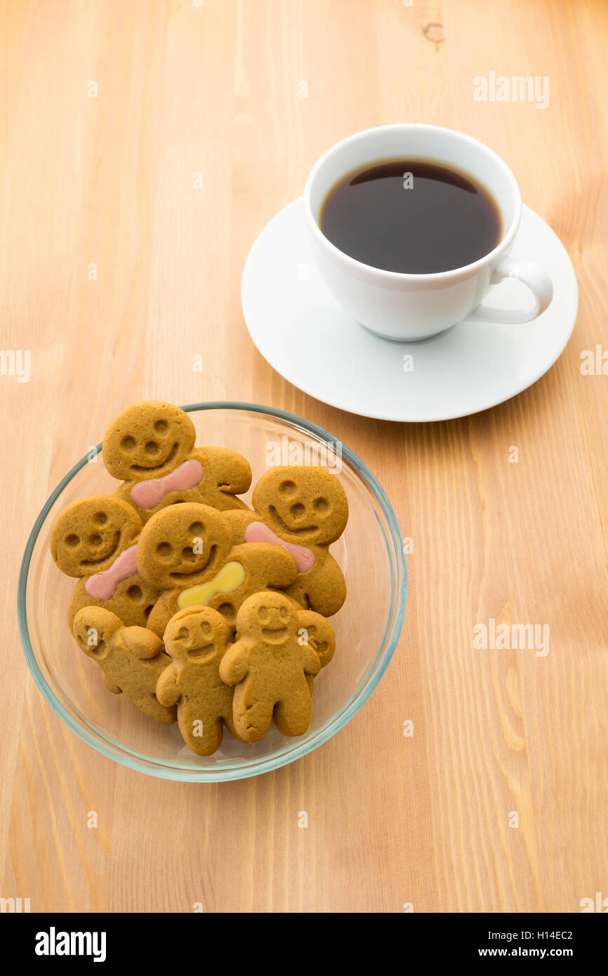 Gingerbread man with coffee Stock Photo - Alamy