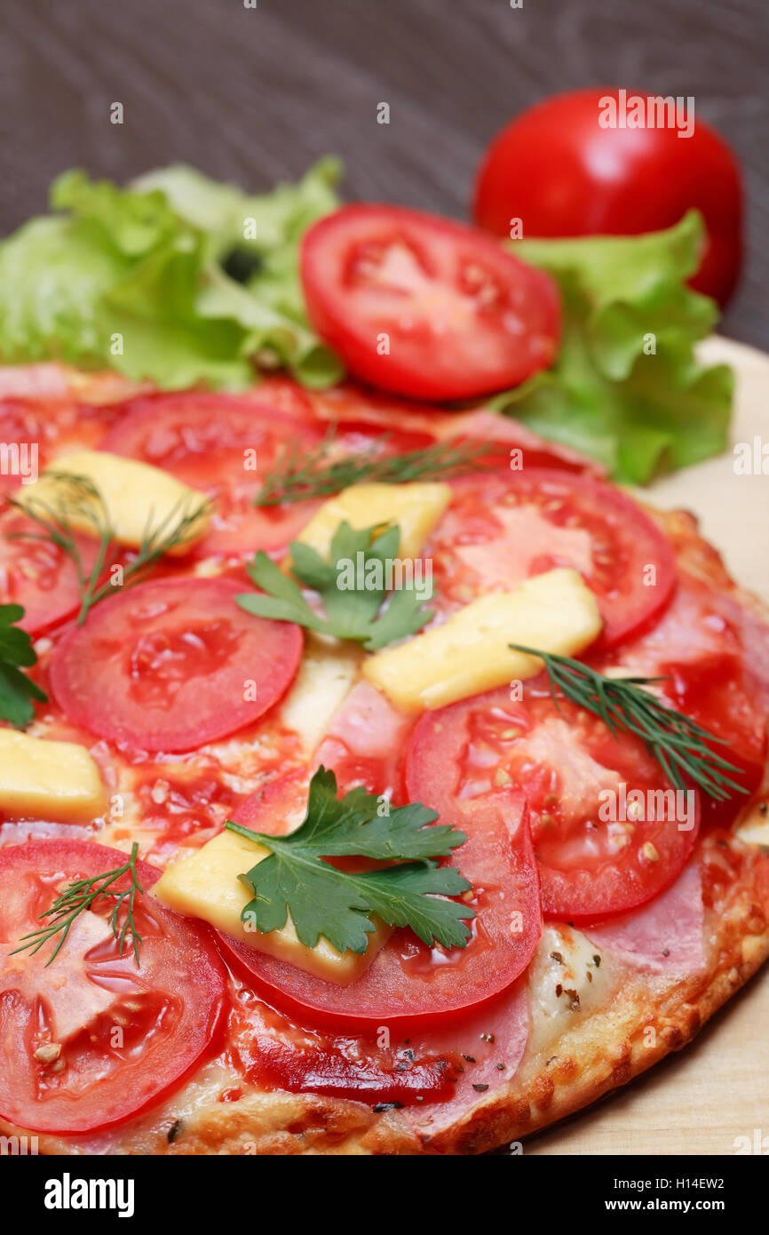 Pizza plank hi-res stock photography and images - Alamy