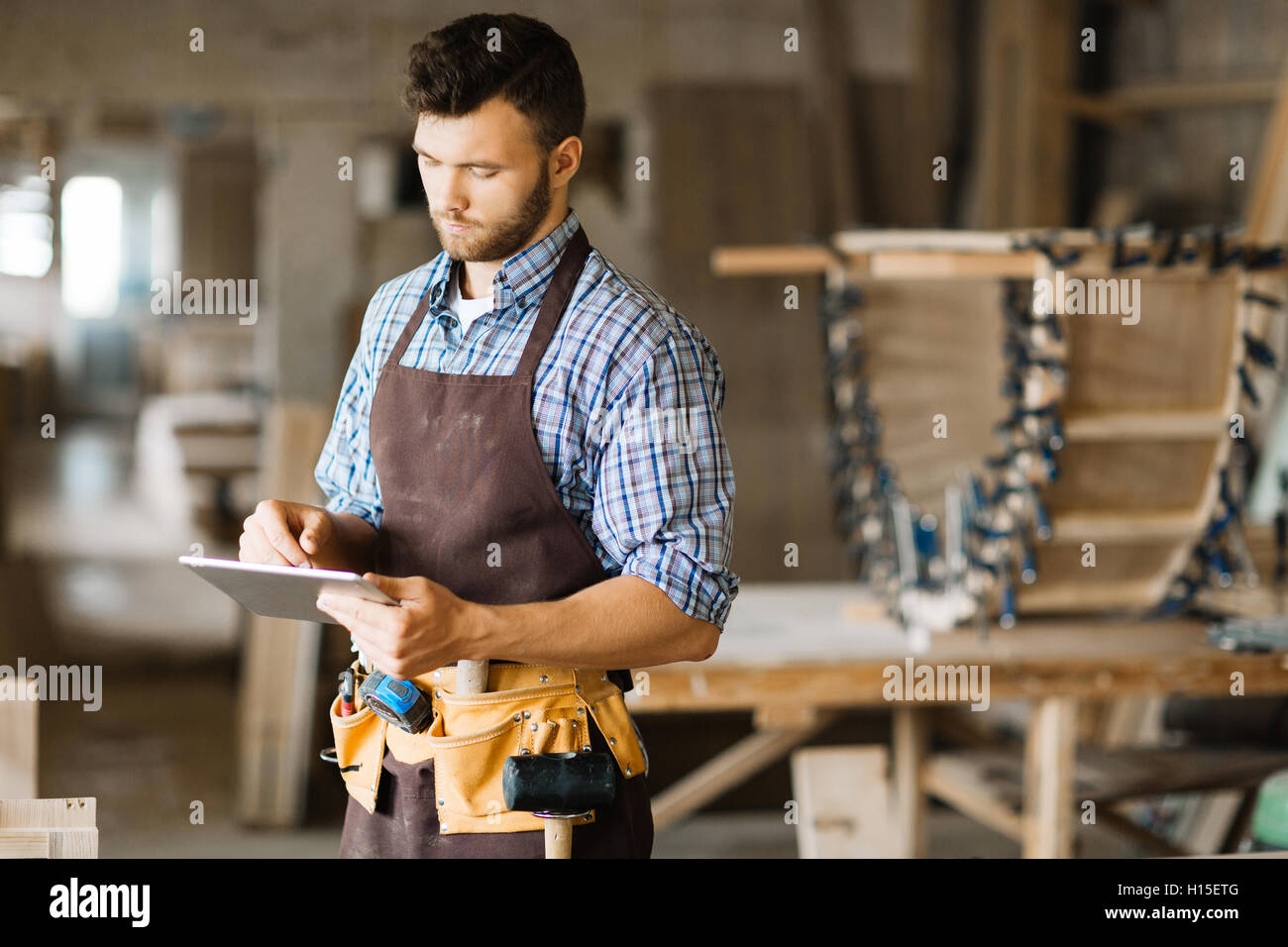 Handyman at work Stock Photo - Alamy