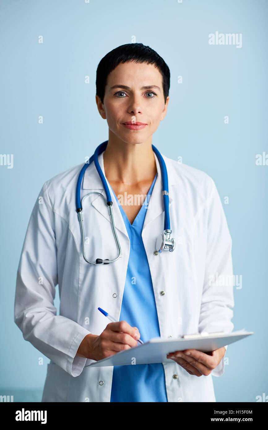 Modern doctor hi-res stock photography and images - Alamy