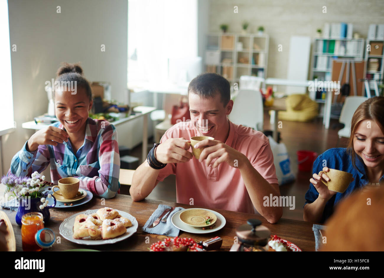 Get together for dinner and drink hi-res stock photography and images ...