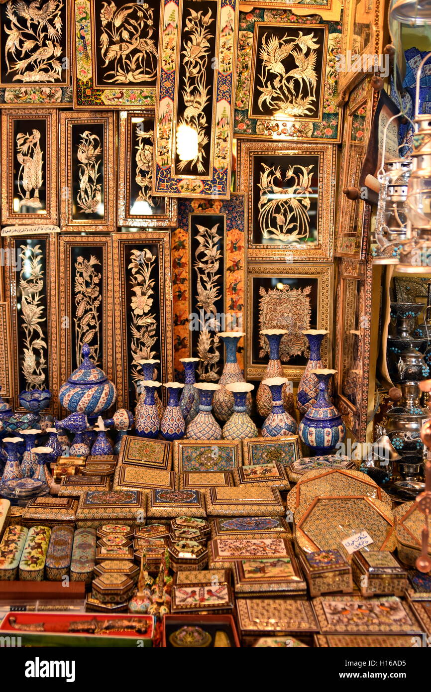Handicraft made in esfahan isfahan hi-res stock photography and images ...