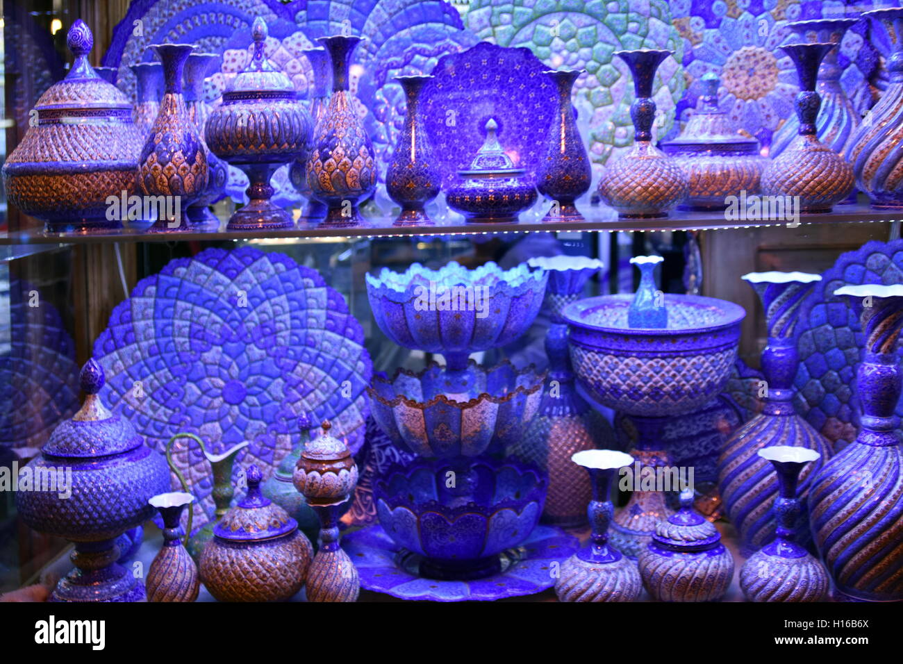 Handicraft made in esfahan isfahan hi-res stock photography and images ...