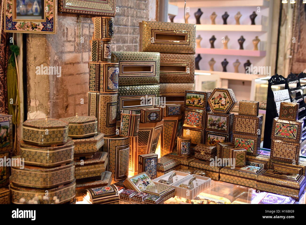 Handicraft made in esfahan isfahan hi-res stock photography and images ...