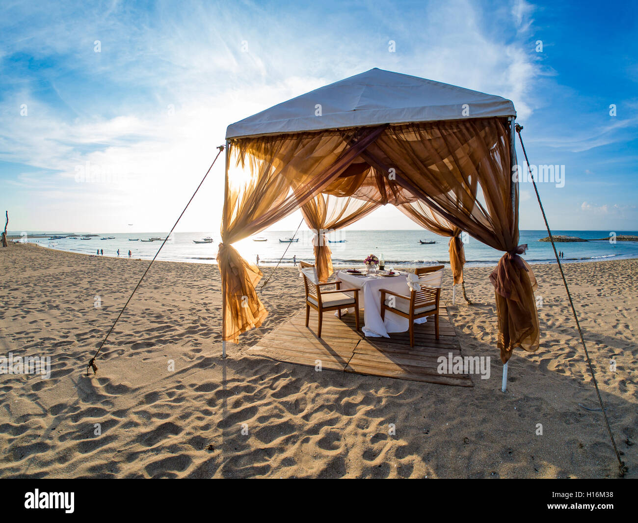 Bali beach island restaurant hi-res stock photography and images - Alamy