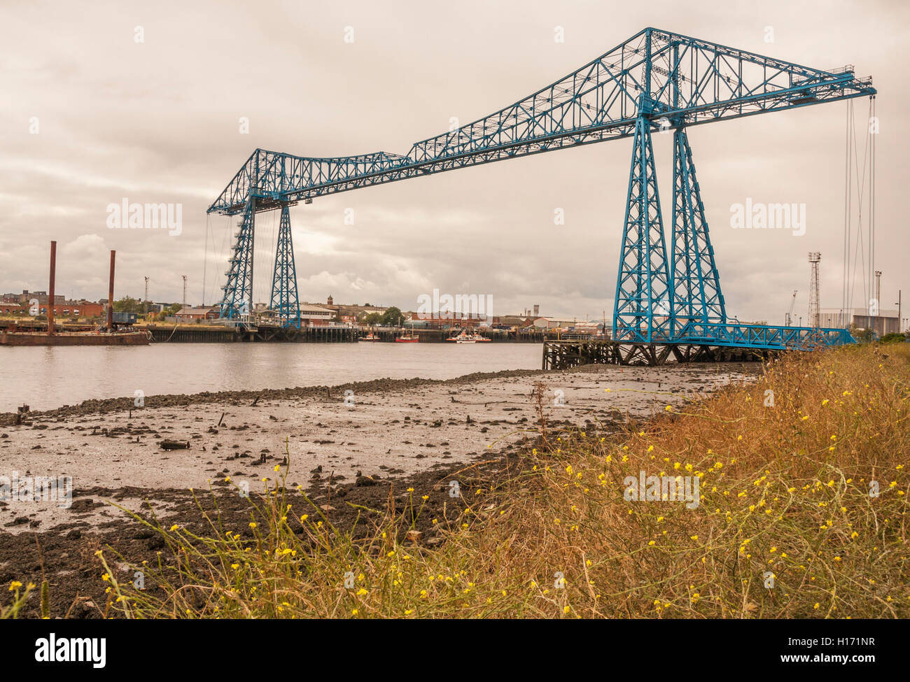 The iconic Transporter Bridge spanning the River Tees at Middlesbrough ...