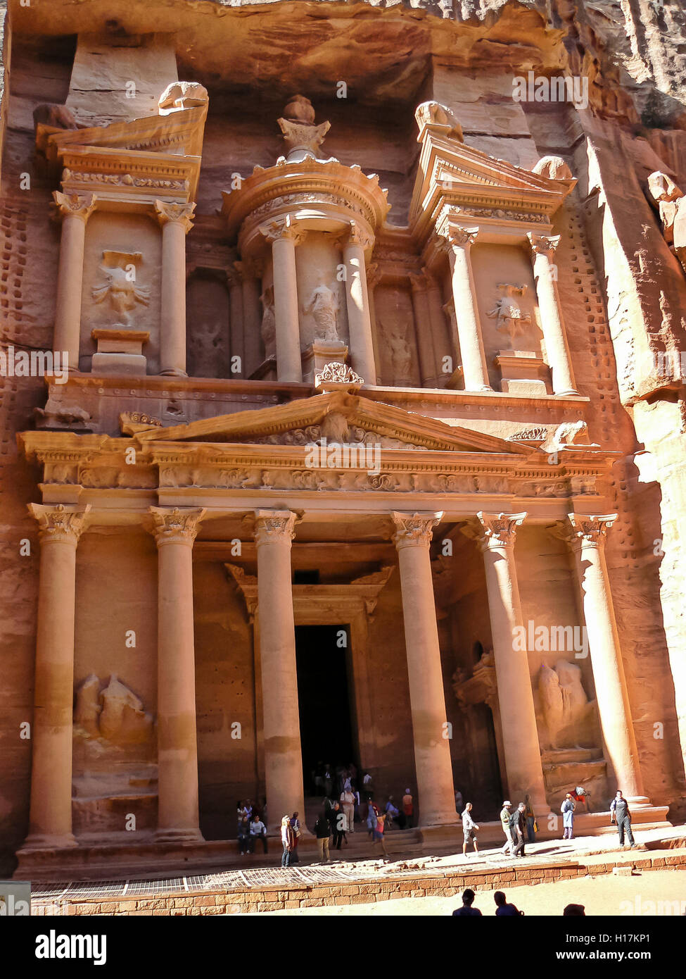 Treasury building petra jordan hi-res stock photography and images - Alamy