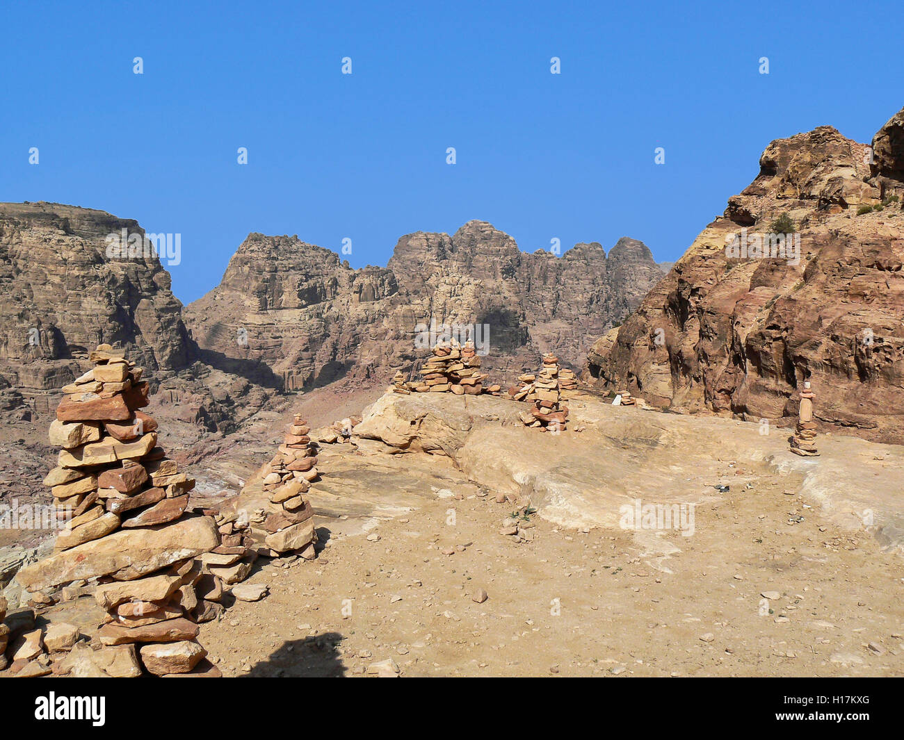 Petra jordan landscape hi-res stock photography and images - Alamy