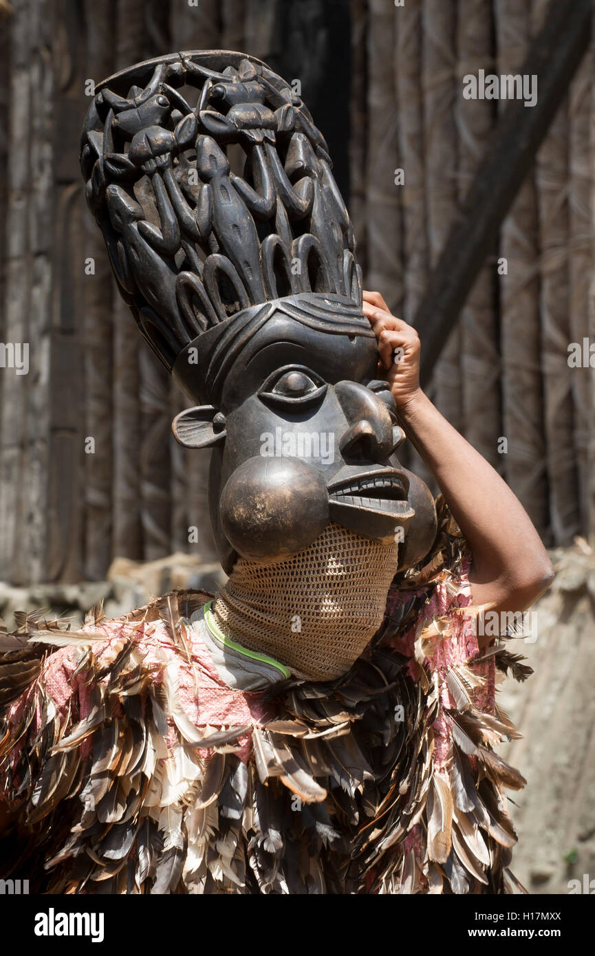 Die Chefferie von Bafut wurde in der Kolonialzeit von den Deutschen ...