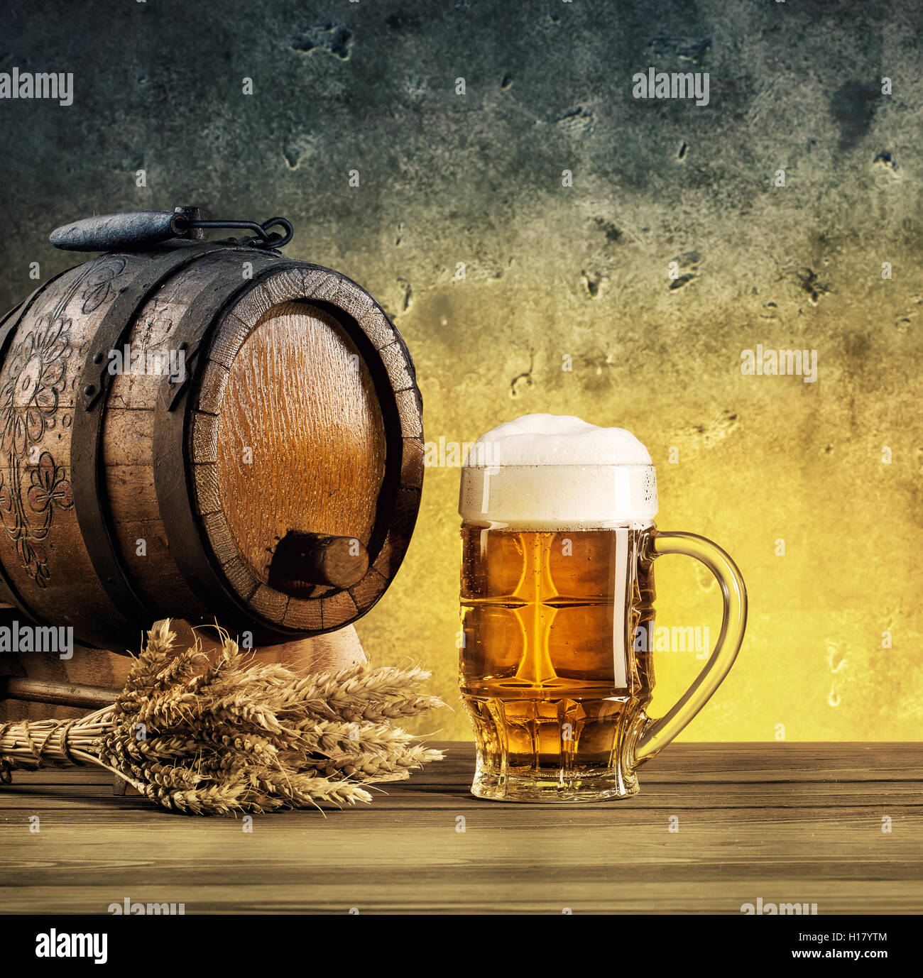 Beer barrel stand hi-res stock photography and images - Alamy