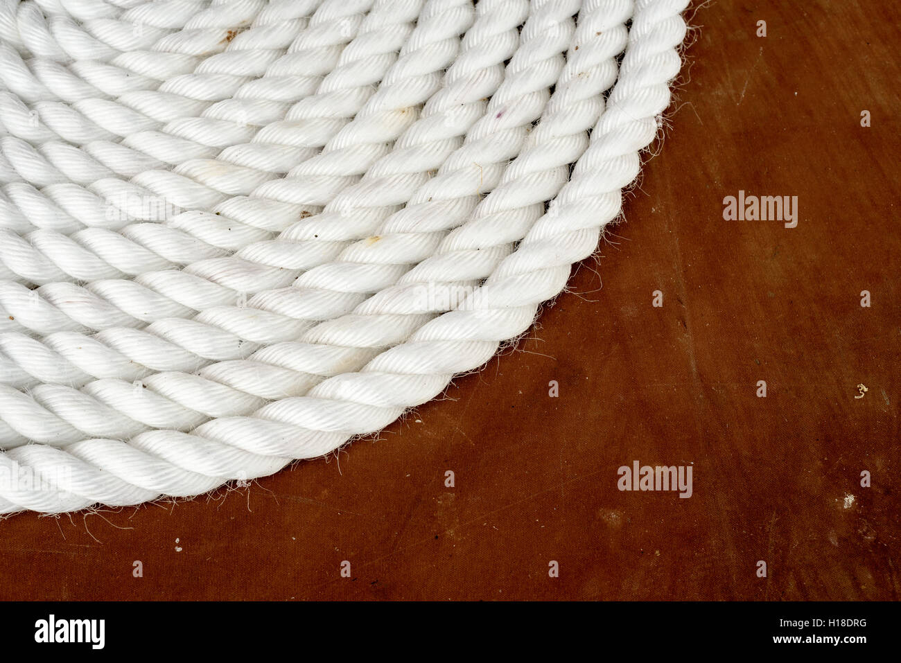 Circle knot hi-res stock photography and images - Alamy