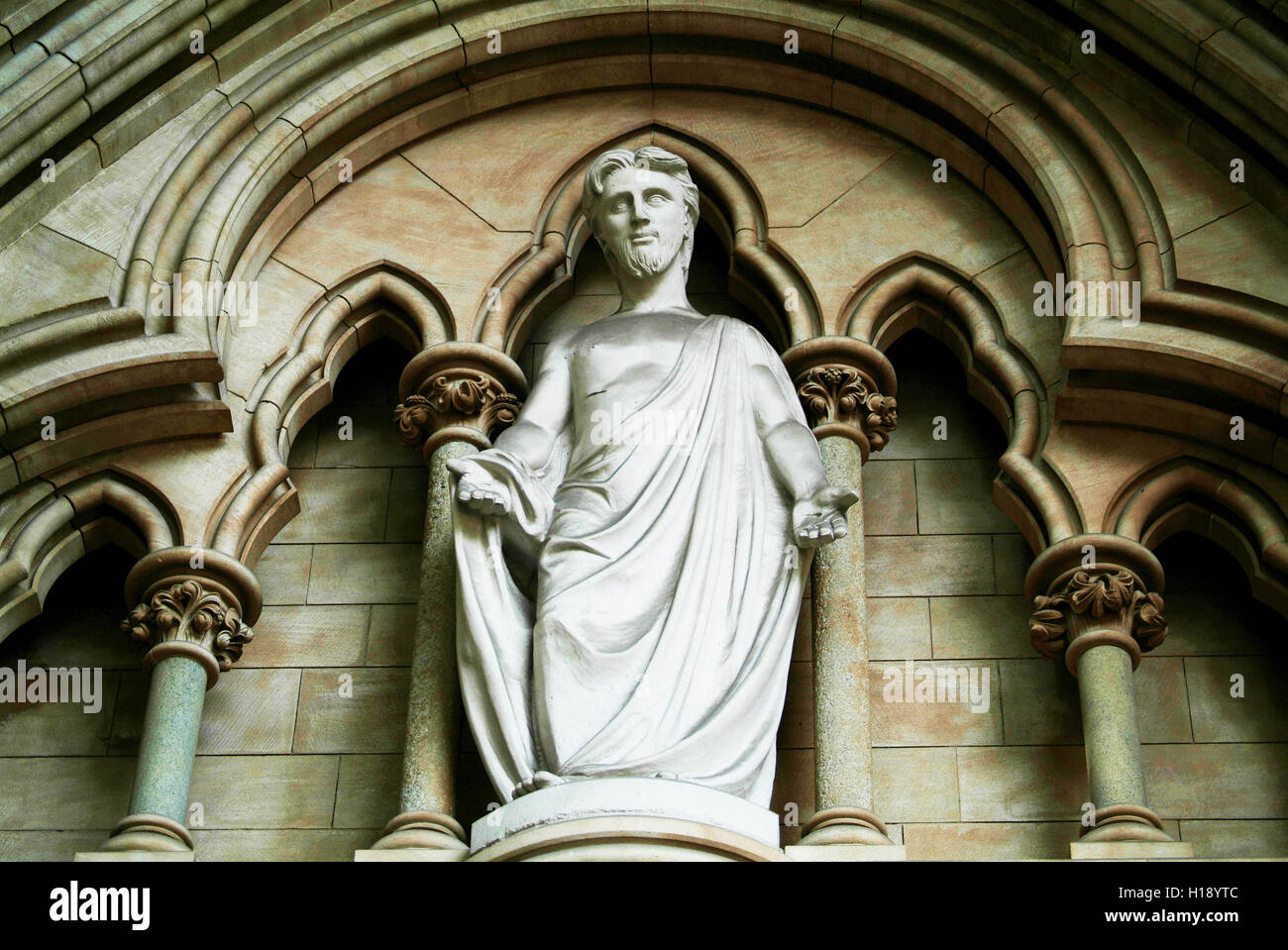 stone statue of Jesus Christ outside Temple Church in London, UK Stock Photo - Alamy