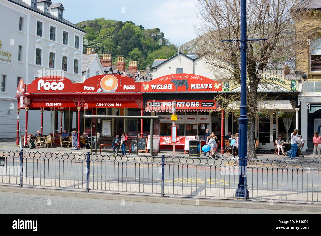 Llandudno town centre hi-res stock photography and images - Alamy