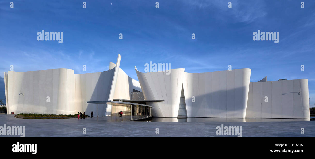 Panoramic overall view late afternoon. Museo Internacional del Barroco ...