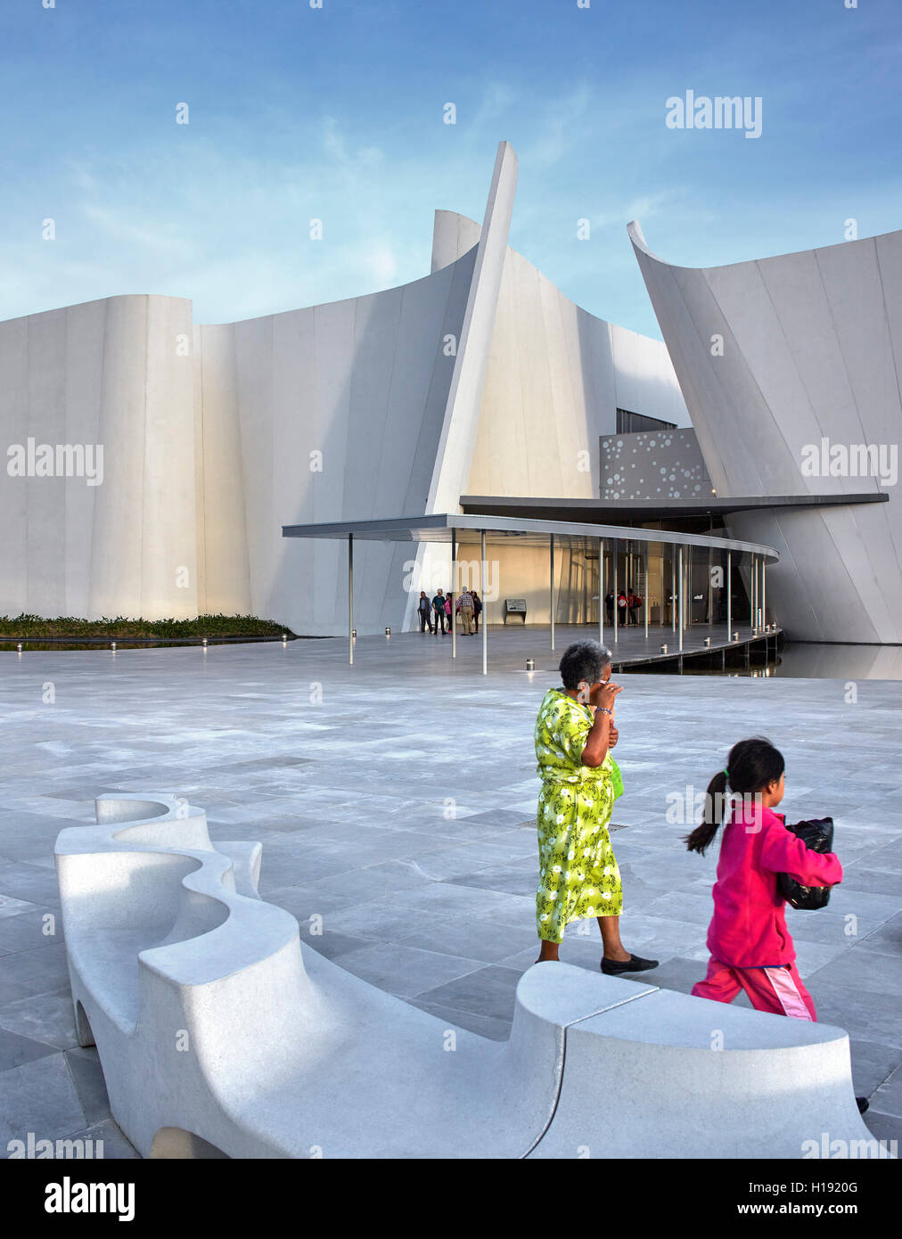 Overall view late afternoon with colourful locals. Museo Internacional ...