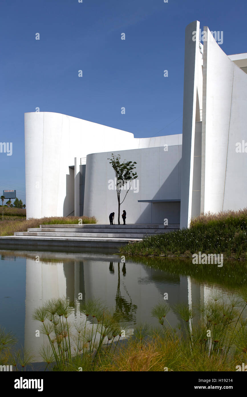Rear view from park over lake. Museo Internacional del Barroco MIB ...