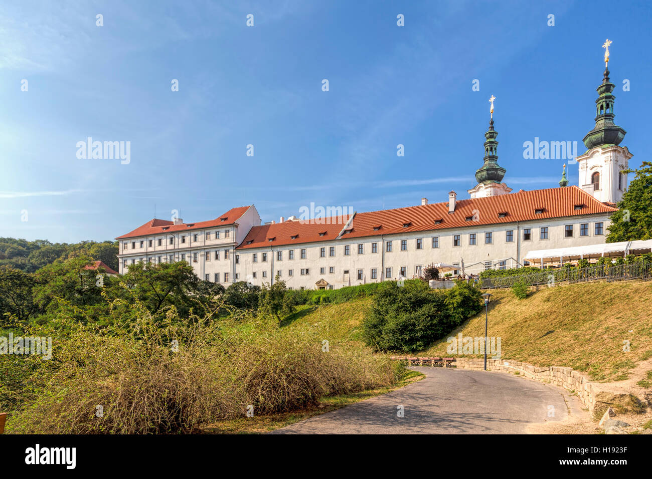 Klooster in praag hi-res stock photography and images - Alamy