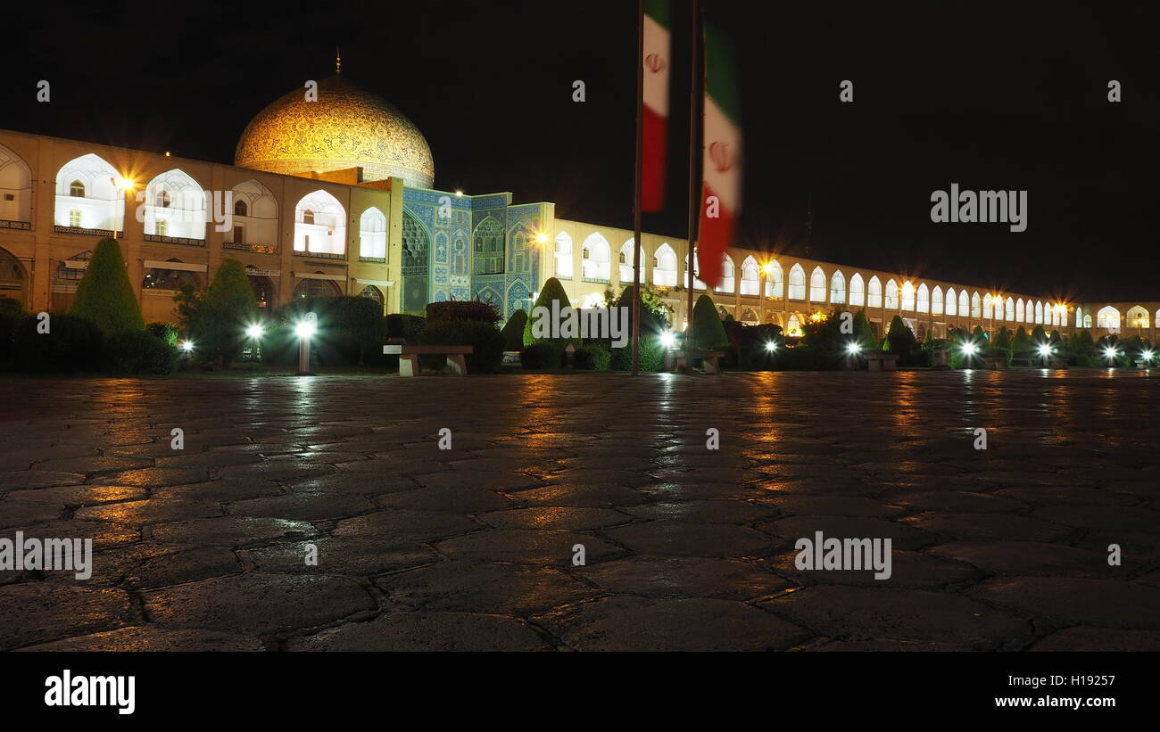 Ancient persian flag hi-res stock photography and images - Alamy